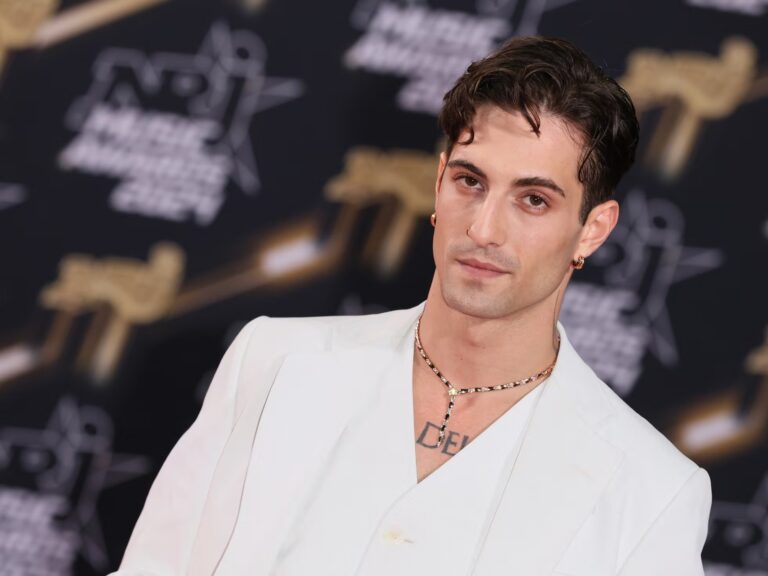 Damiano David Electrifies Santiago: Solo Debut at Teatro Caupolicán ...